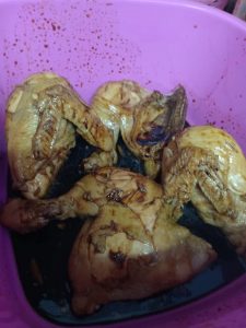 Nasi Ayam Paling Simple, Tapi Rasanya Memang Terlajak Sedap!