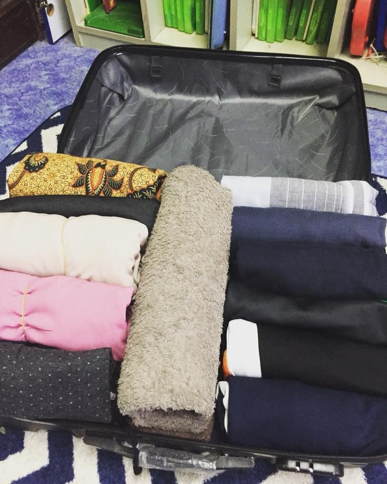 Pening Kepala Packing Baju Untuk Anak Beranak. Ni Ada 2 Orang Ibu ...