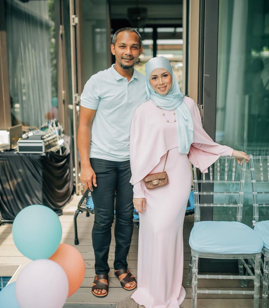 "It’s A Girl". Syukur, Alhamdulillah.” Azrinaz Kongsi Berita Selamat ...