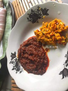 Nasi Ayam Paling Simple, Tapi Rasanya Memang Terlajak Sedap! - KELUARGA