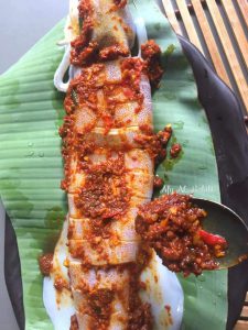 Nasi Ayam Paling Simple, Tapi Rasanya Memang Terlajak Sedap! - KELUARGA