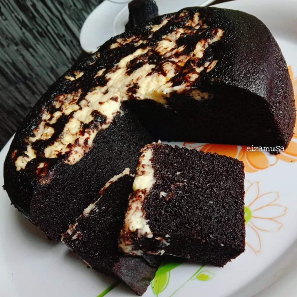 Kek Coklat Moist Cheese, Nak Buat Yang Senang & Sedap Ni Lah Resipinya!