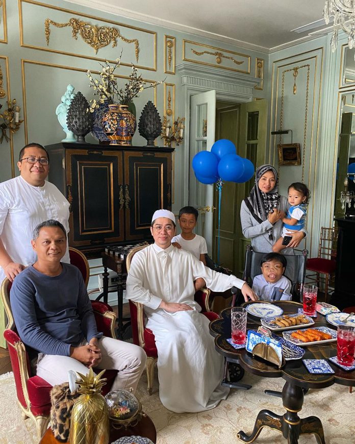 “Pegang Wajah Saya, Ganti Deria Mata Yang Hilang.” Cara Datuk Rizalman ...