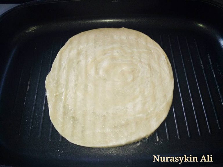 Roti Heaven Ala Pizza Terlajak Mudah, Ringkas Je Cara Buat. Makan Panas ...