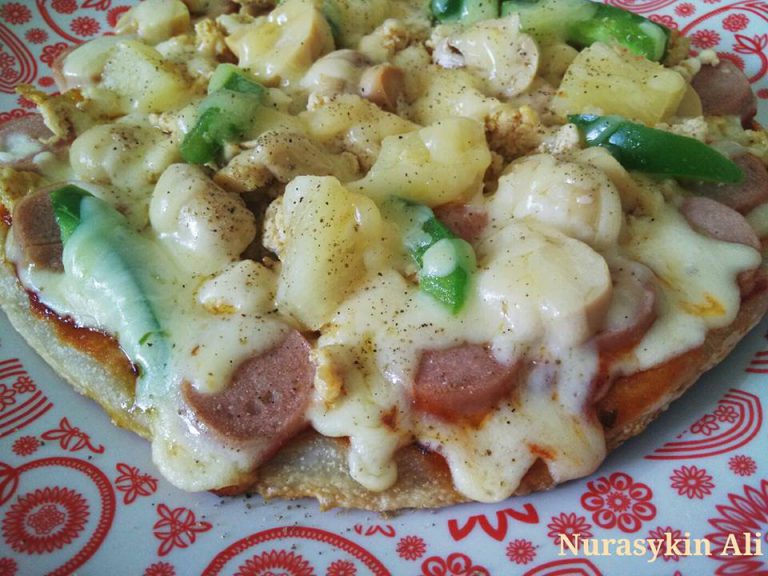 Roti Heaven Ala Pizza Terlajak Mudah, Ringkas Je Cara Buat. Makan Panas ...