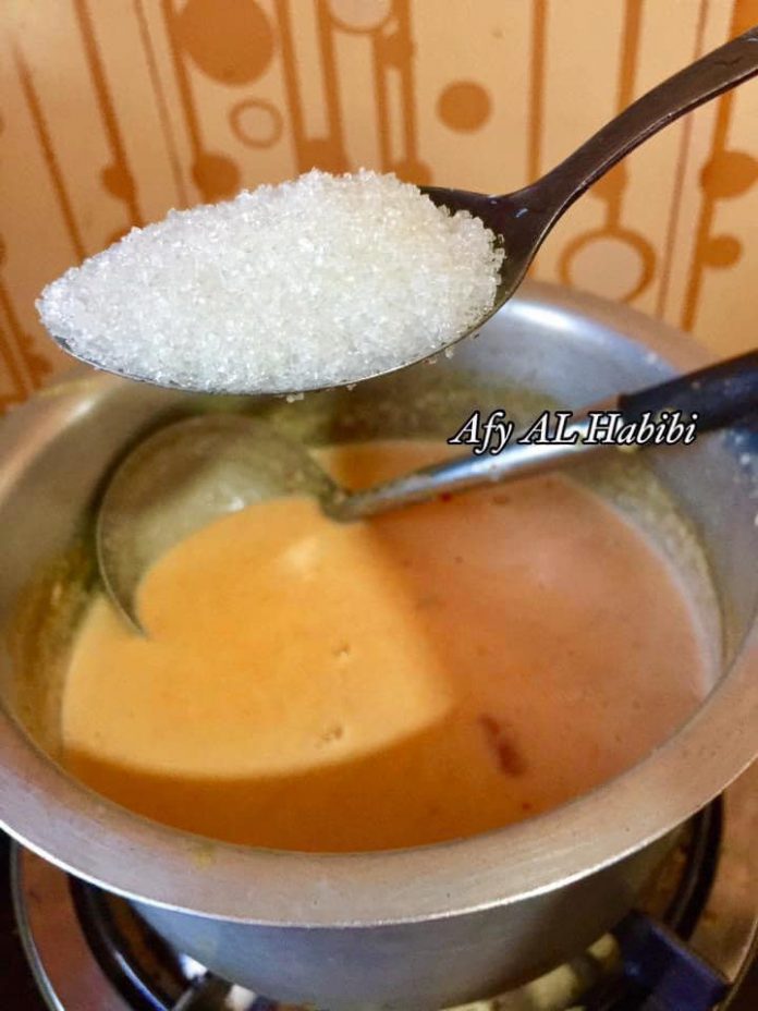 Sebuku Roti Terletak Elok Atas Meja Tak Terusik, Jadikan Pizza Sekelip ...