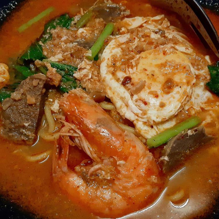 Sebuku Roti Terletak Elok Atas Meja Tak Terusik, Jadikan Pizza Sekelip ...