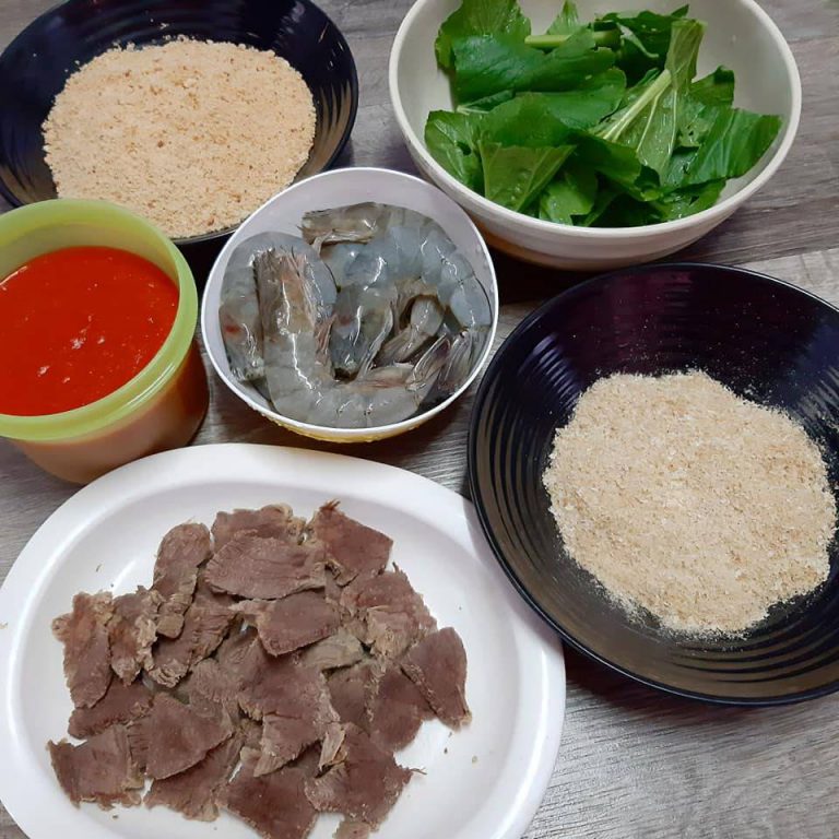 Sebuku Roti Terletak Elok Atas Meja Tak Terusik, Jadikan Pizza Sekelip ...