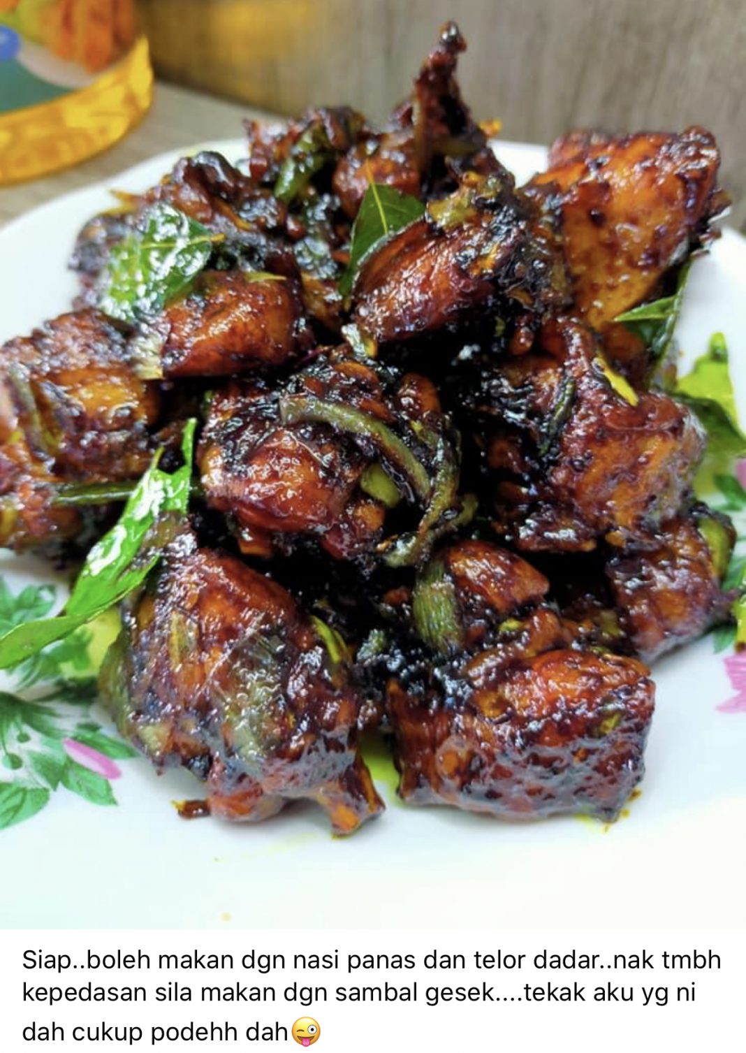 Ayam Masak Kicap Ni Memang Terangkat! Letak Daun Kari Dan Sos Tiram ...