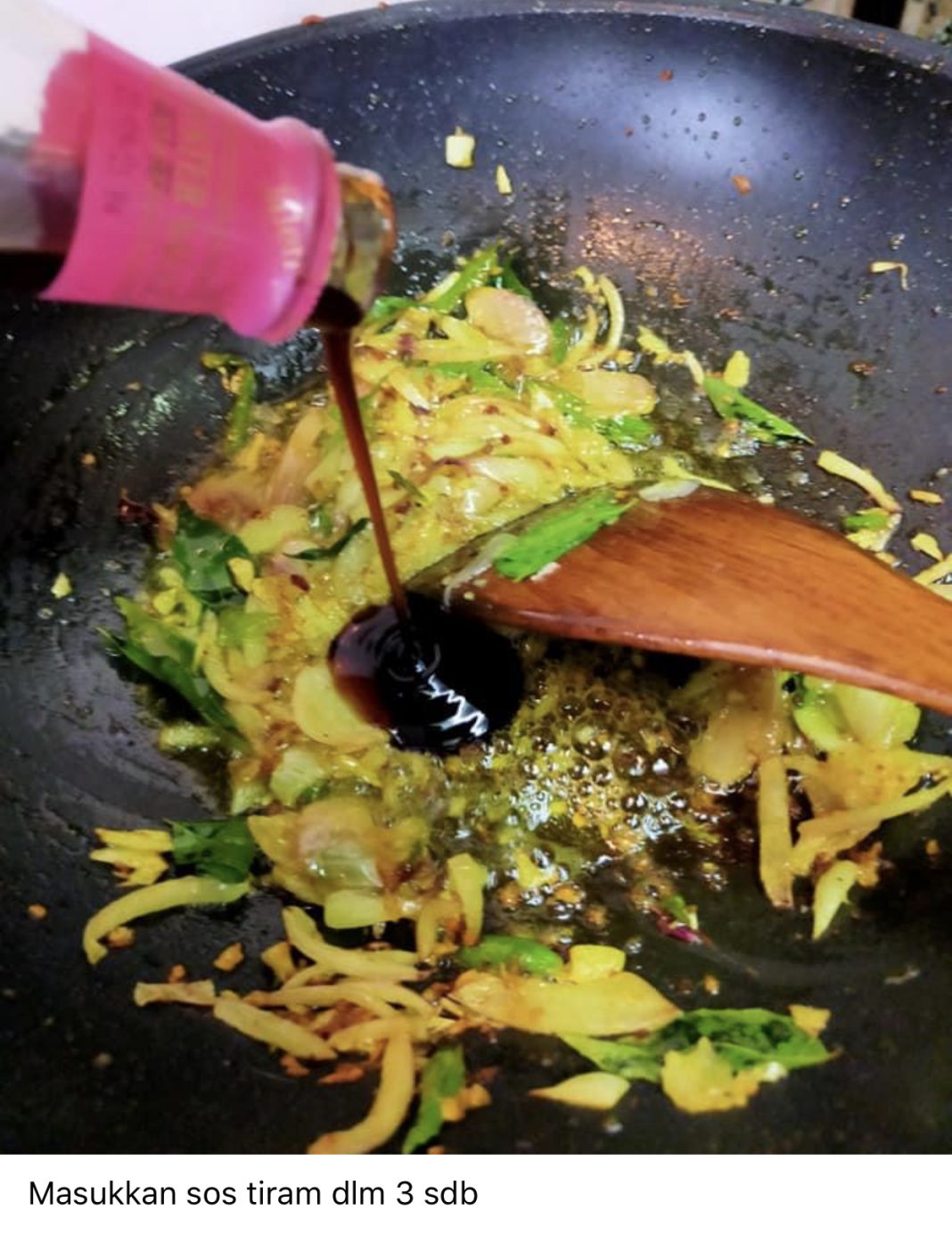 Ayam Masak Kicap Ni Memang Terangkat! Letak Daun Kari Dan Sos Tiram ...