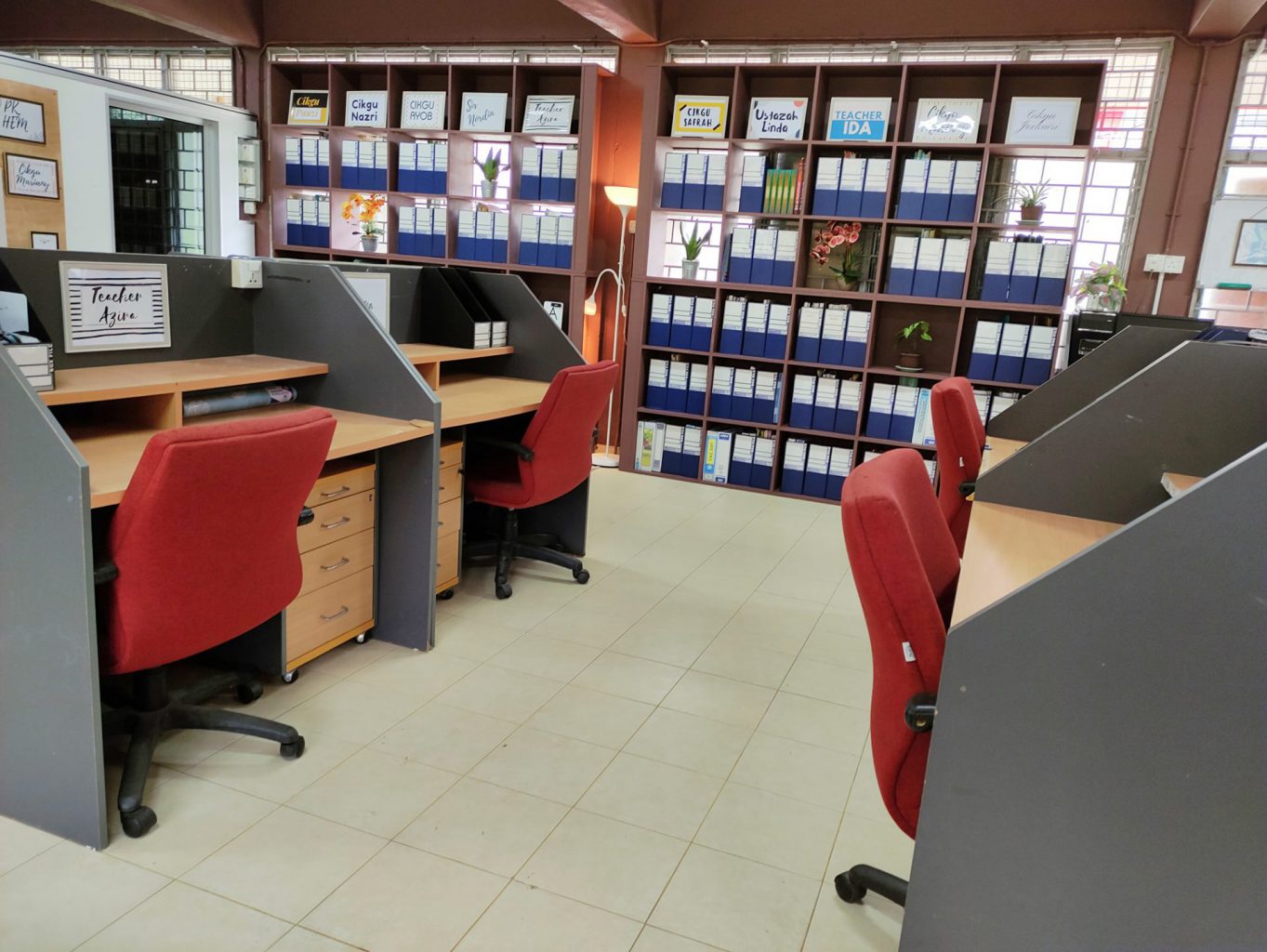 Berjaya Transform Bilik Guru Jadi Lebih Modern Kontemporari & Hipster ...