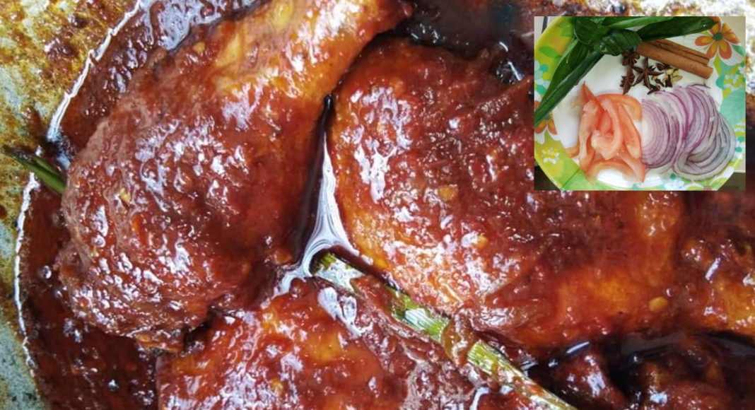 Sebuku Roti Terletak Elok Atas Meja Tak Terusik, Jadikan Pizza Sekelip ...