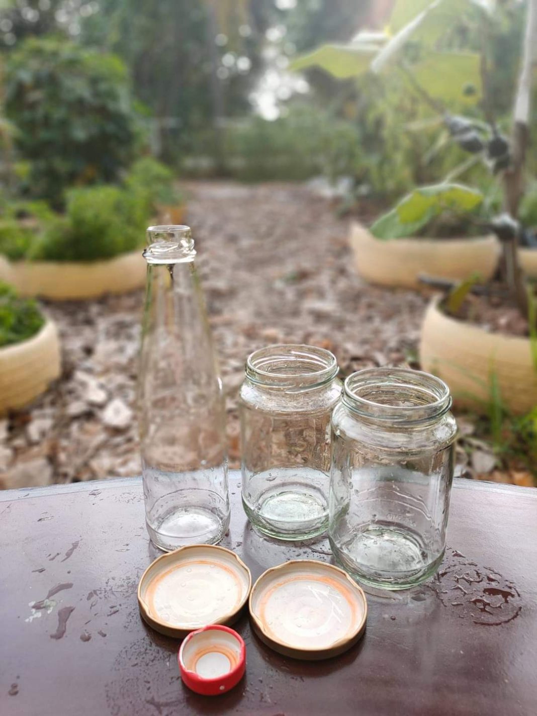 Tanggalkan Label Botol Tanpa Kesan Gam Jadi Mudah Bila Buat Macam Ni!