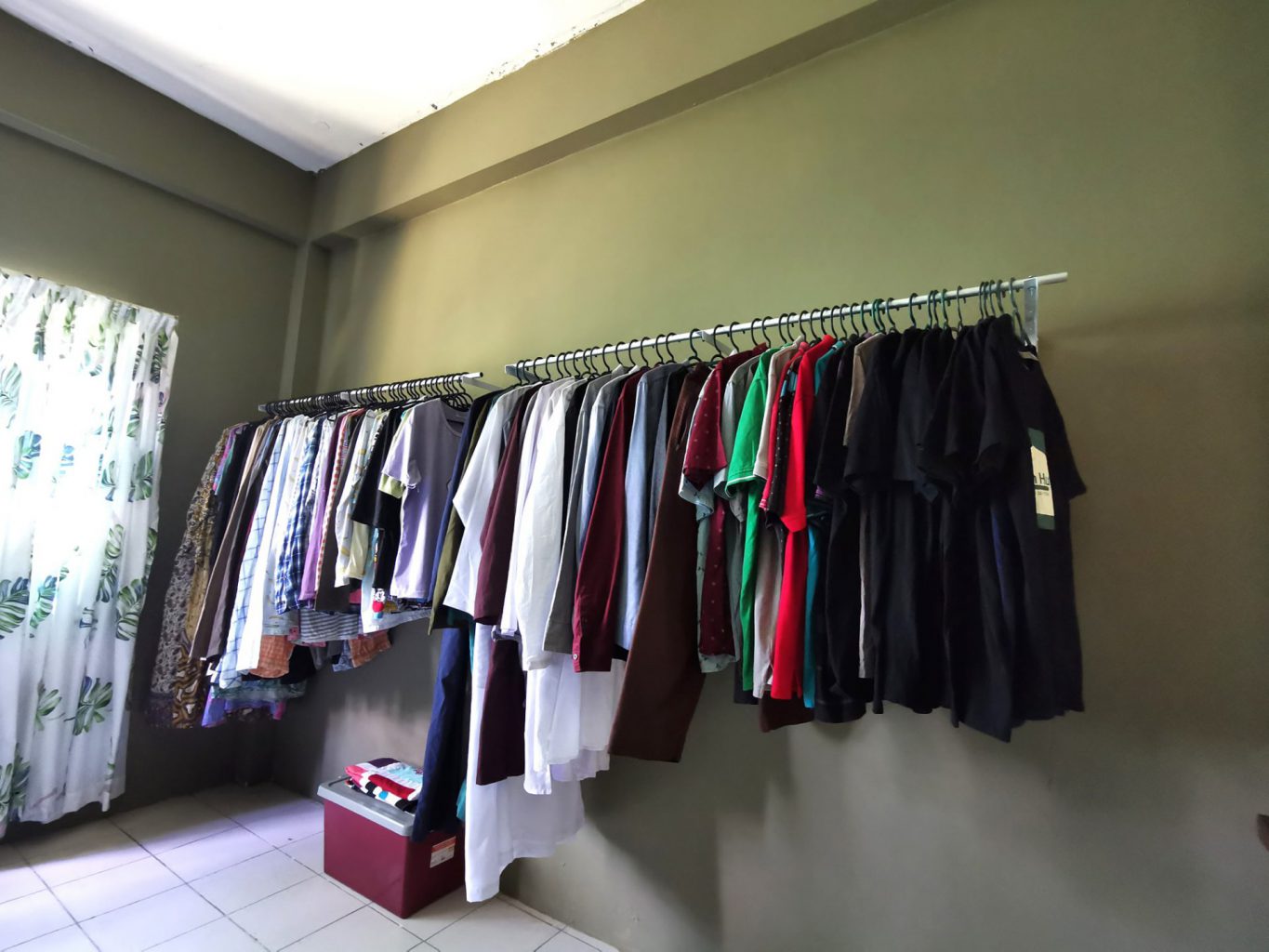 DIY Tempat Penyangkut Baju Dinding Dengan Modal RM150. Mudah, Kemas ...