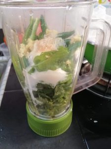 Sebuku Roti Terletak Elok Atas Meja Tak Terusik, Jadikan Pizza Sekelip ...