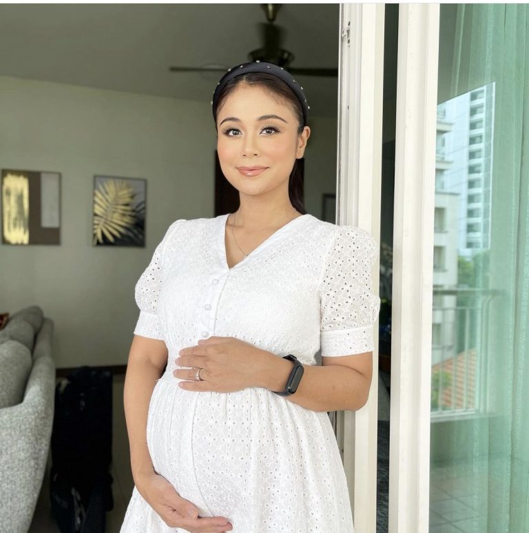 Ibu Anak Dua Ni Walau Sibuk, Suka Tanam Hydrangea Di Laman Rumah. Ni ...