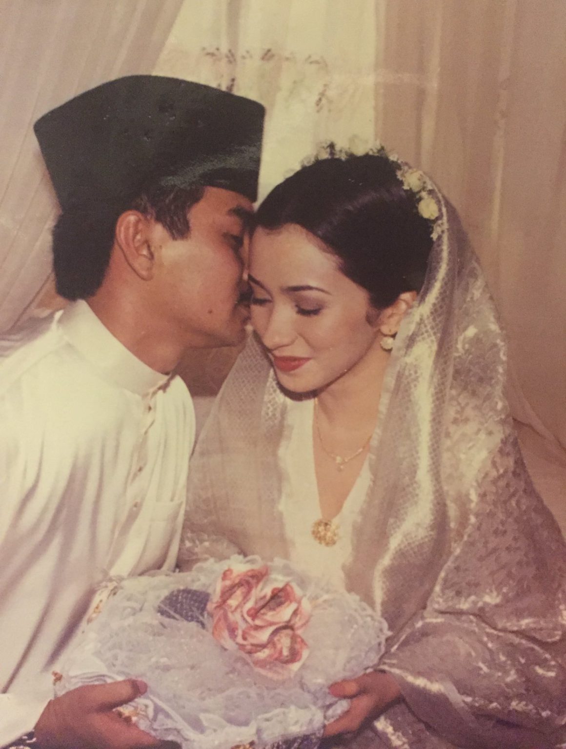 Patutlah Cantik Walau Sudah Usia 50an, Rupanya Ini Amalan Sofia Jane Sejak 7 Tahun Lalu