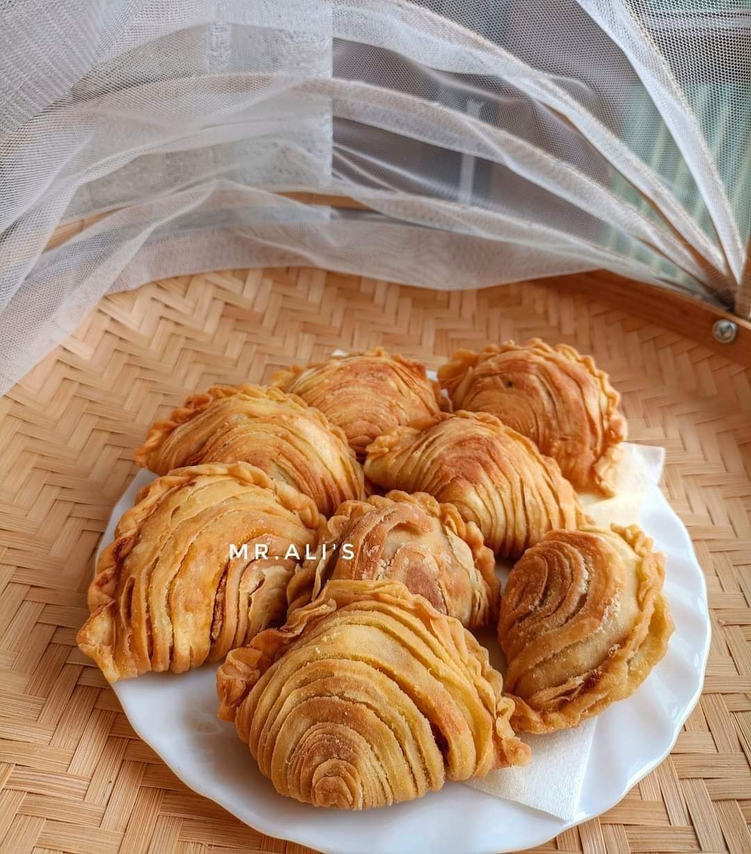 Menu Wajib Bulan Puasa. Resipi Karipap Pusing Rangup Jadi Kegilaan Ramai