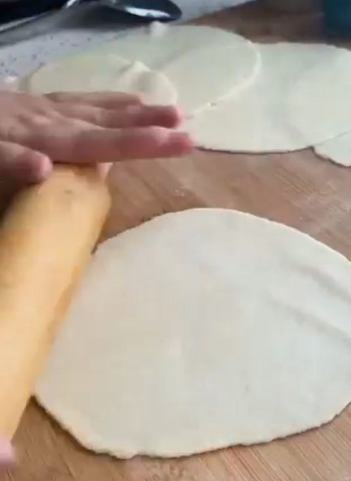 Roti Heaven Ala Pizza Terlajak Mudah, Ringkas Je Cara Buat. Makan Panas ...