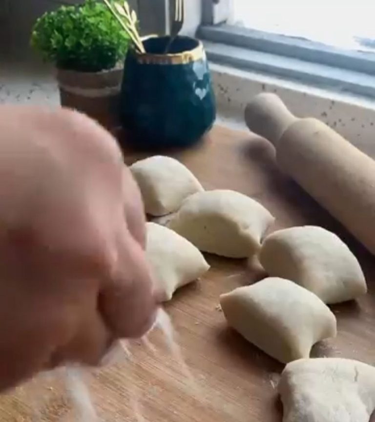 Roti Heaven Ala Pizza Terlajak Mudah, Ringkas Je Cara Buat. Makan Panas ...