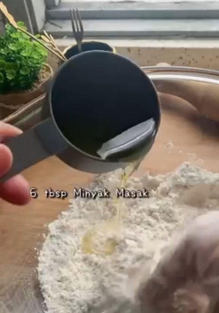 Roti Heaven Ala Pizza Terlajak Mudah, Ringkas Je Cara Buat. Makan Panas ...