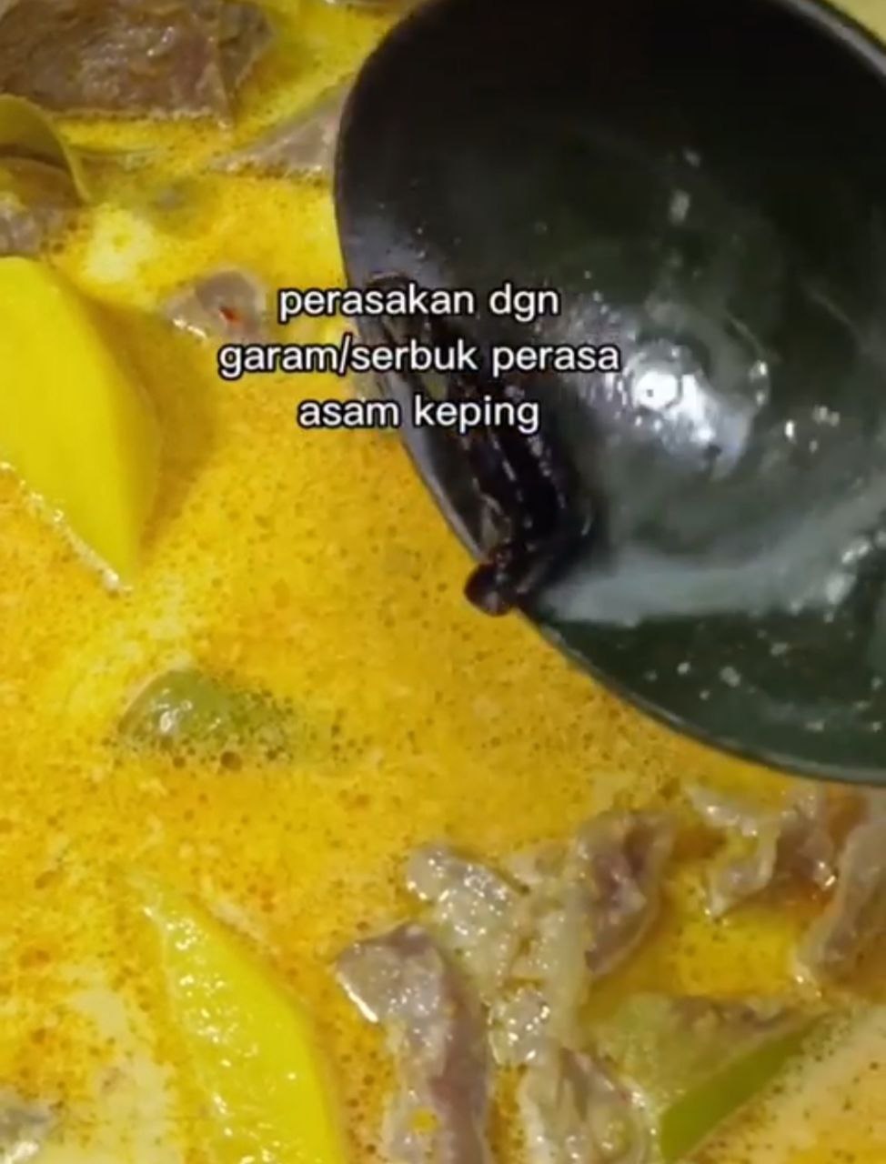 Sebuku Roti Terletak Elok Atas Meja Tak Terusik, Jadikan Pizza Sekelip ...