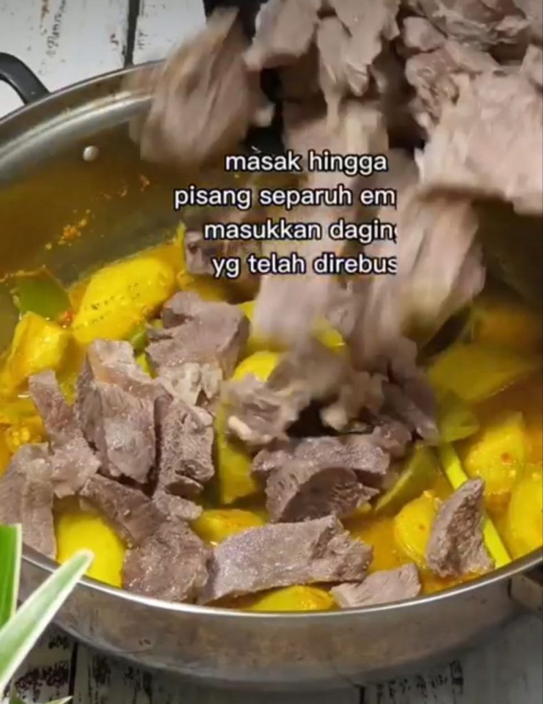 Simple Tapi Sedap. Pisang Muda Masak Lemak Cili Api, Confirm Suami Puji!