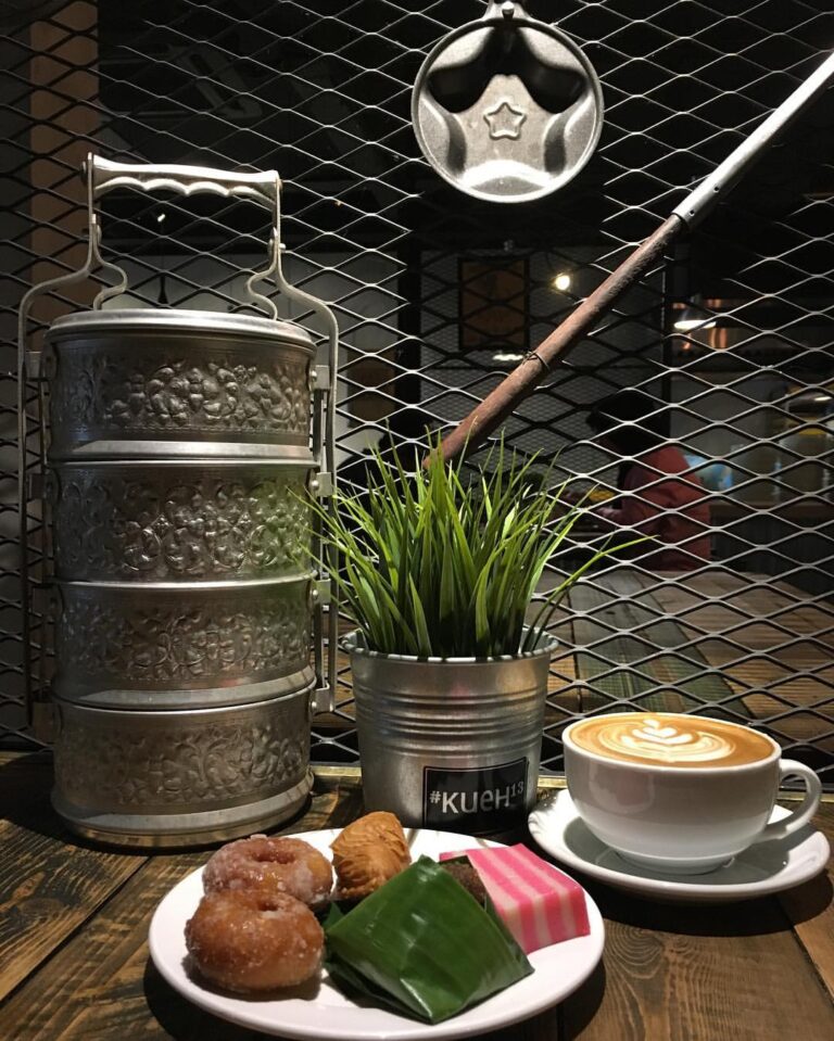 Kueh Café, Syurga Makanan Tradisional. Sekali Cuba Pasti Nak Lagi!